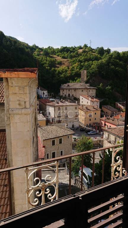 Casa Indipendente in in vendita da privato a Rocca Pia piazza San Rocco, 12
