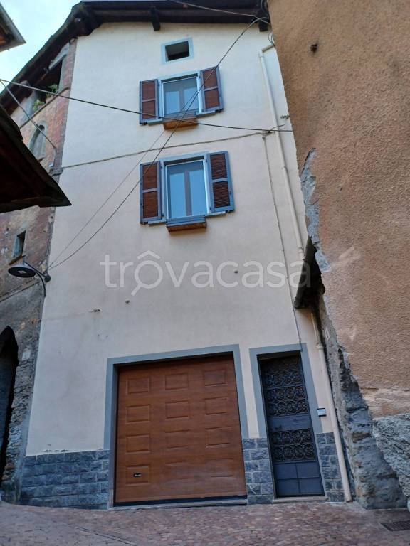 Villa a Schiera in in vendita da privato a Grosotto via Roveschiera, 6