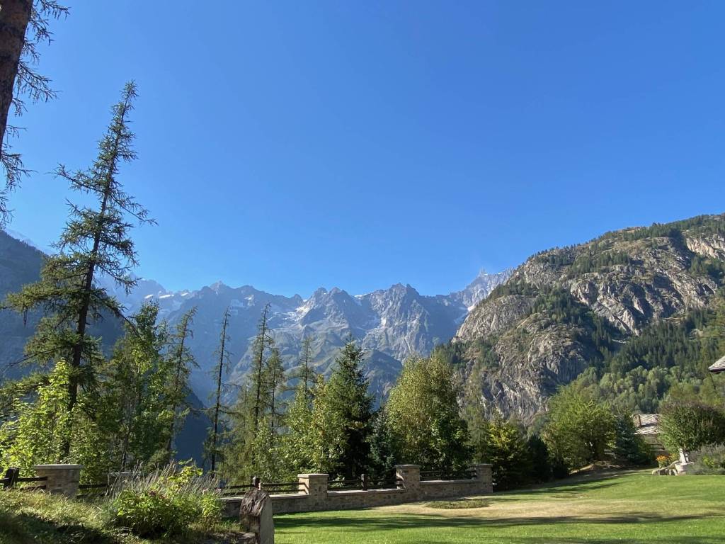 Villa in vendita a Courmayeur strada del Plan Gorret, 28