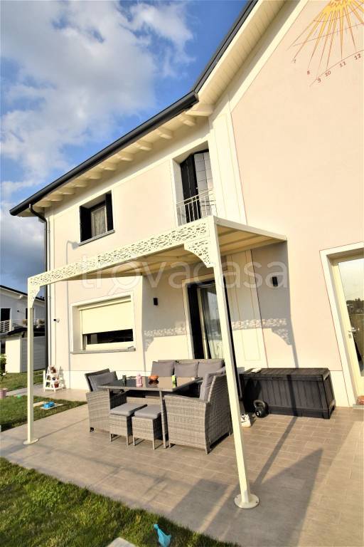 Villa Bifamiliare in vendita a Parma