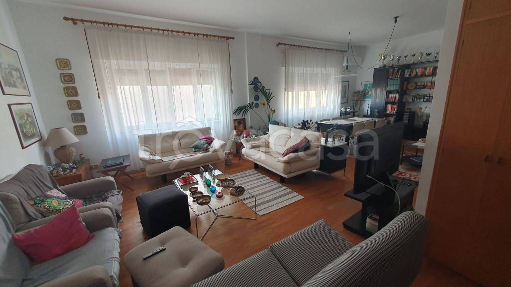 Appartamento in in vendita da privato a Palermo via Imperatore Federico, 60