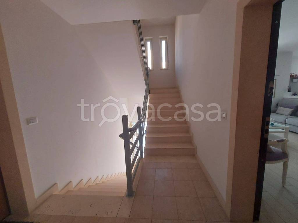 Appartamento in vendita ad Adelfia via Monfalcone, 14