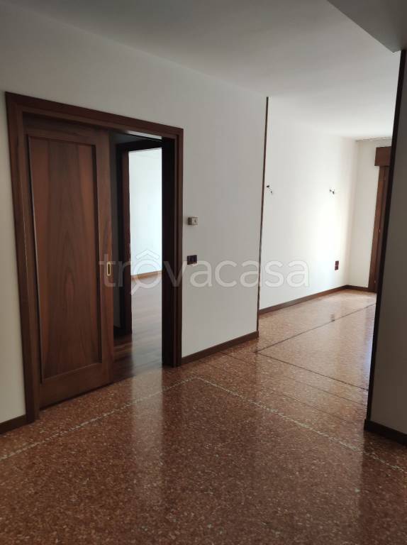 Appartamento in in vendita da privato a Bassano del Grappa viale Cornelio Barbieri, 13