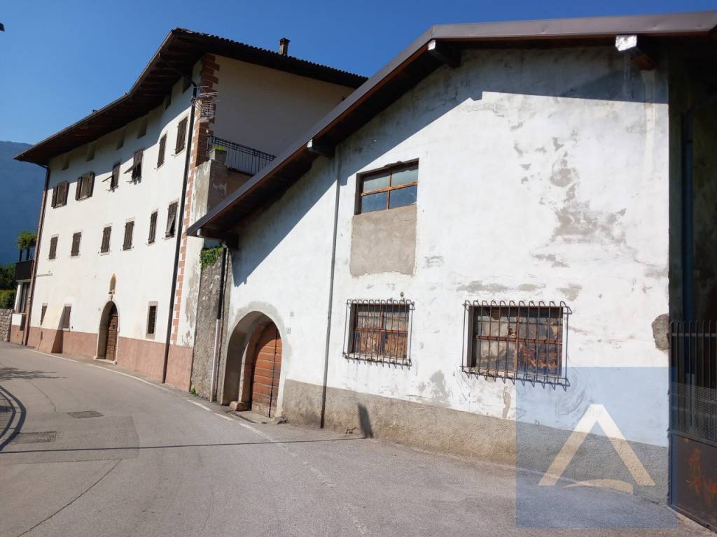 Villa in vendita a Drena via Trento 1