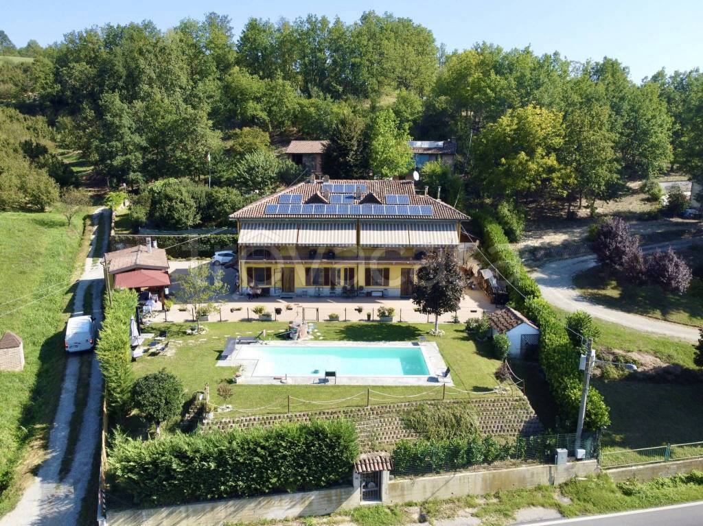 Villa Bifamiliare in vendita ad Asti via Asti