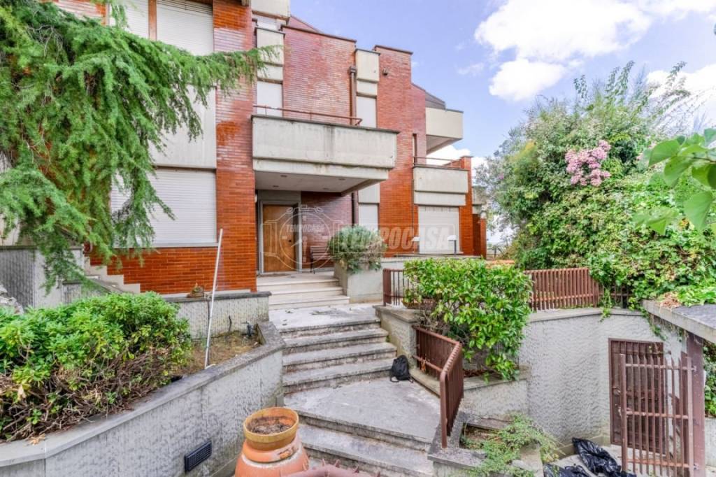 Casa Indipendente in vendita a Montegranaro via Enrico Mattei 43