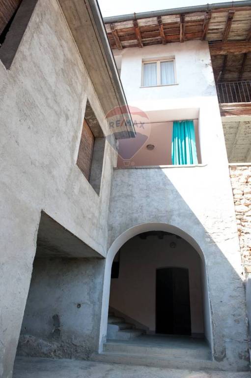 Rustico in vendita ad Almenno San Bartolomeo