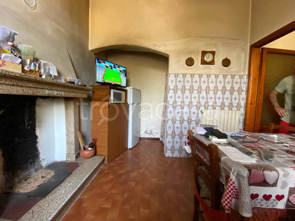 Casa Indipendente in vendita a Lucca via delle Cornacchie