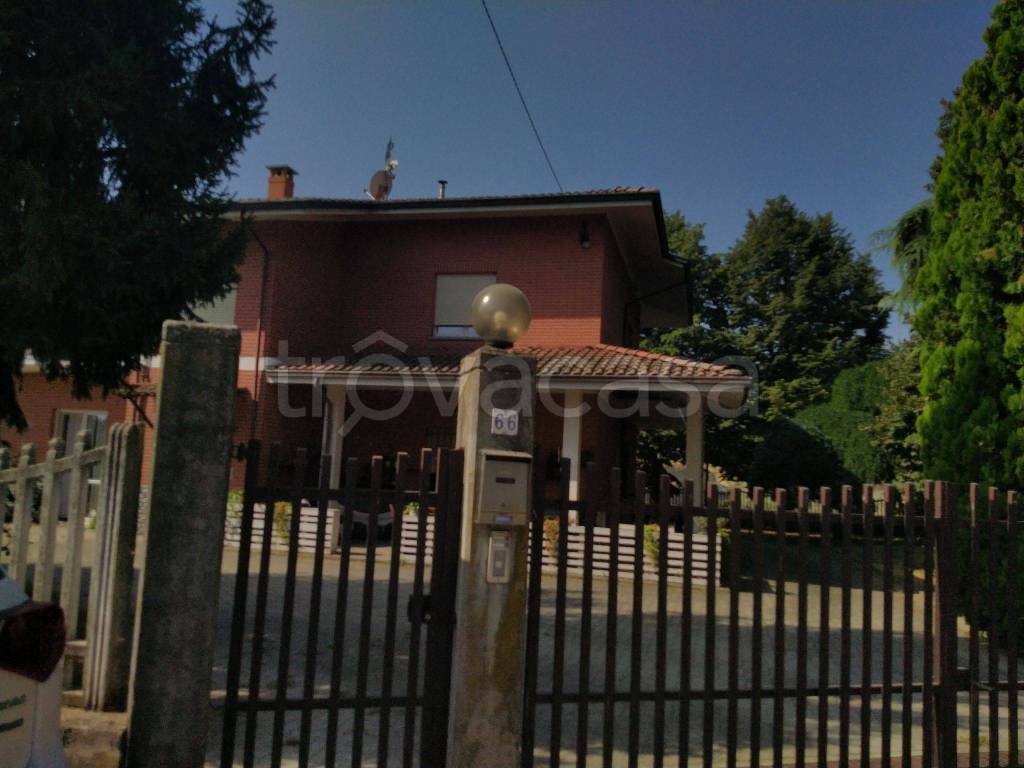 Villa Bifamiliare in in vendita da privato a Canale corso Valpone, 62