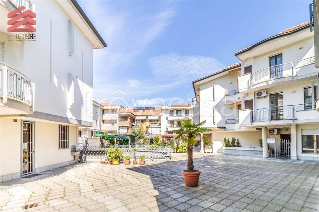 Appartamento in vendita a Trecate via Adua, 41