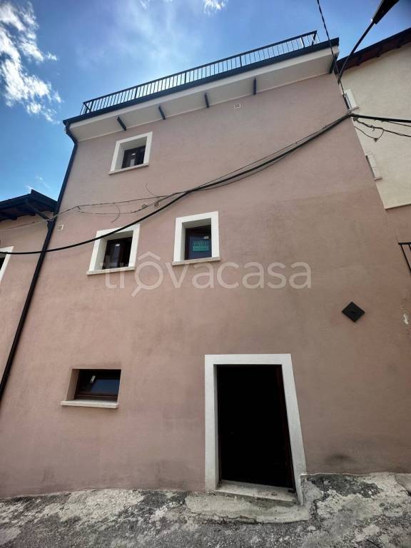 Casa Indipendente in vendita a L'Aquila via Capo la Costa