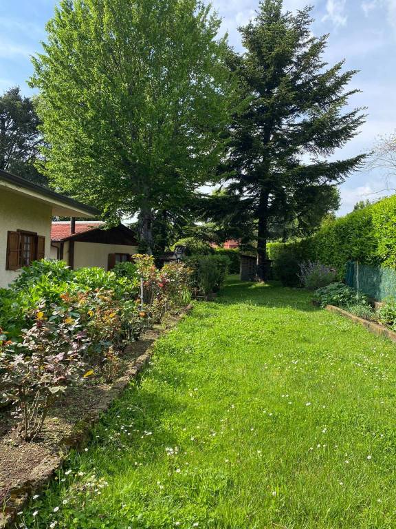 Villa in vendita ad Ariccia viale dei Frassini, 59