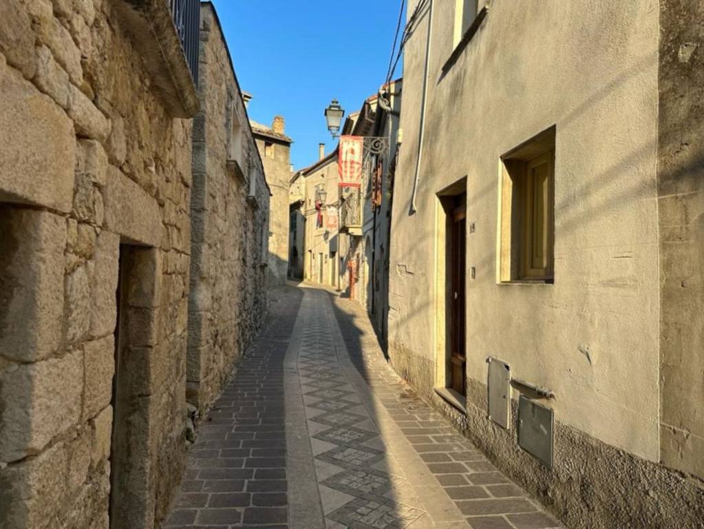 Casa Indipendente in vendita ad Abbateggio corso Umberto I, 19