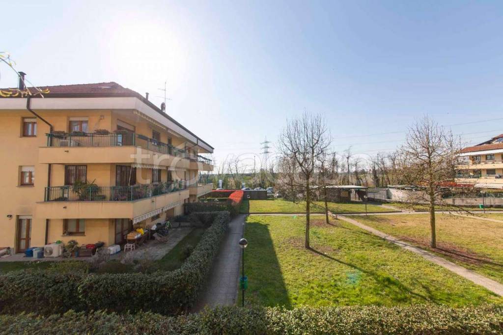 Appartamento in vendita ad Arese via Don Enrico Cantù 3