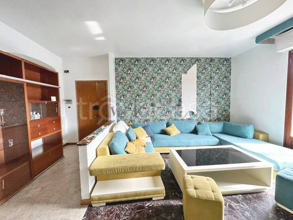 Appartamento in vendita a Campi Bisenzio piazza f. Matteucci