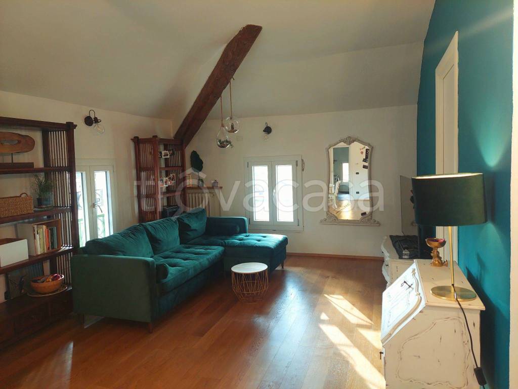 Appartamento in in vendita da privato a Cavriago piazza Giuseppe Garibaldi, 14