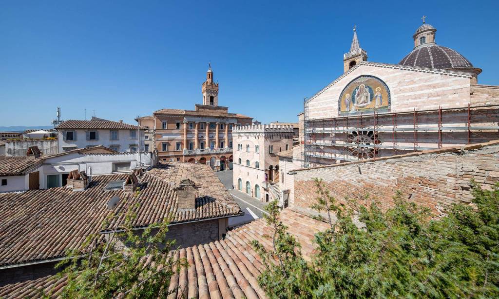 Attico in vendita a Foligno piazza Giacomo Matteotti