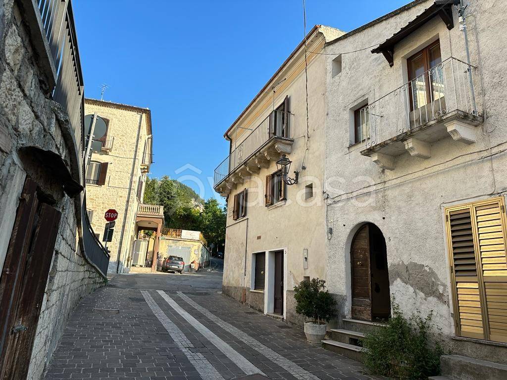 Casa Indipendente in vendita a Caramanico Terme corso Umberto I, 1