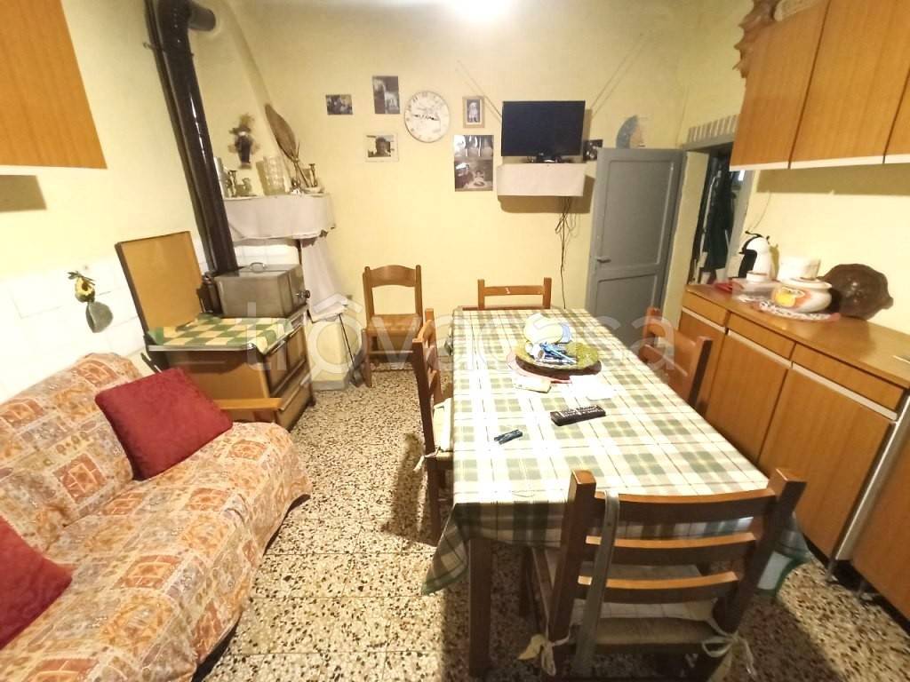 Casa Indipendente in vendita a Castiglione del Lago località Mugnanesi, 15