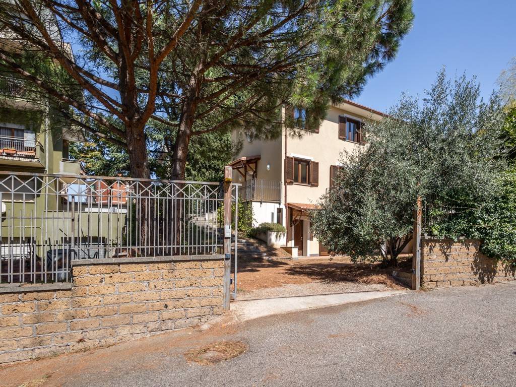 Villa in vendita a Viterbo viale Fiume, 78