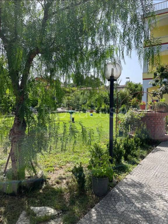 Intero Stabile in in vendita da privato a Castel Volturno viale Vincenzo Civerchio, 42