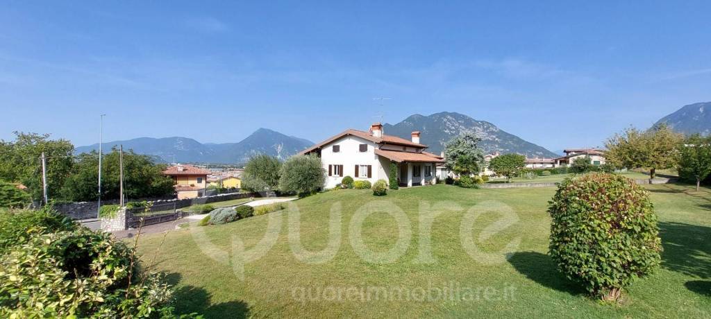 Casa Indipendente in vendita a Gemona del Friuli via Salcons, 4