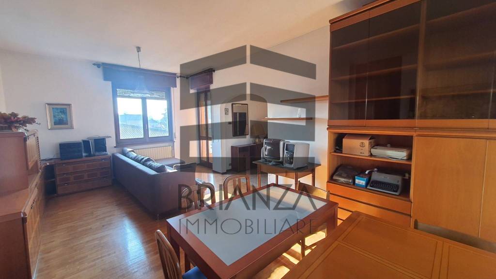 Appartamento in vendita a Biassono via Michelangelo Buonarroti, 23