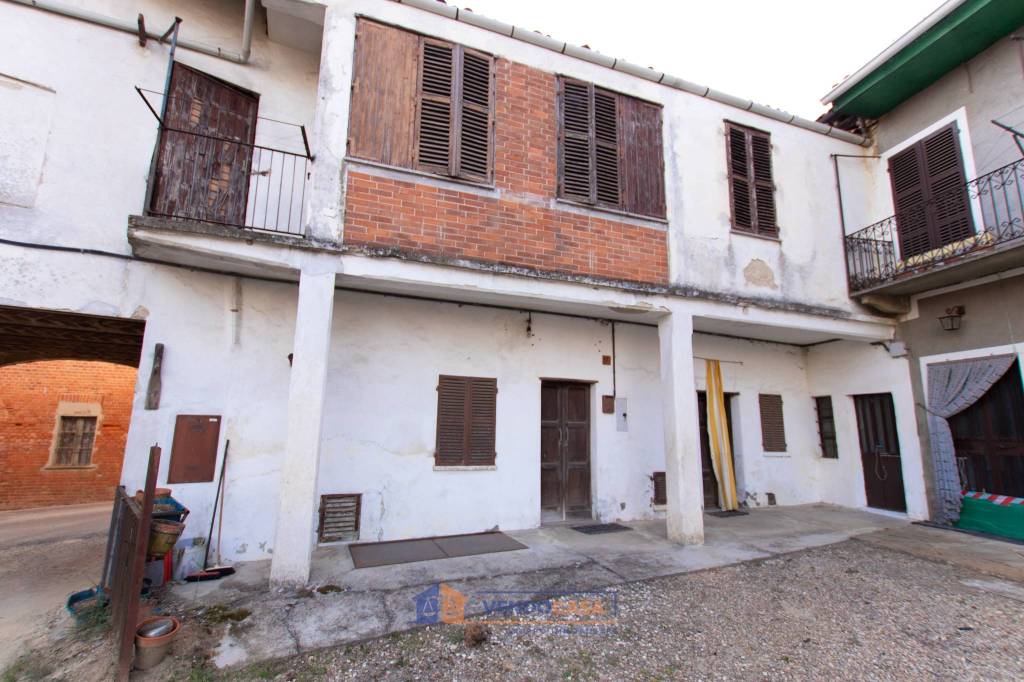 Casa Indipendente in vendita ad Asti frazione Valenzani