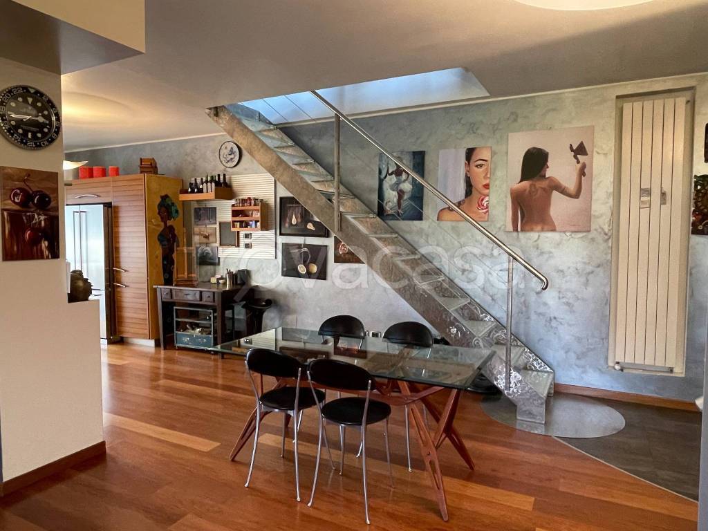 Attico in vendita a Buccinasco via Rodolfo Morandi