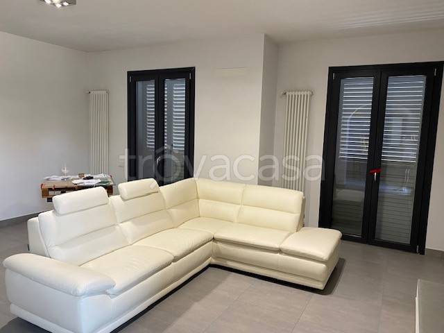 Appartamento in vendita a Prato via Iacopo da Lentini