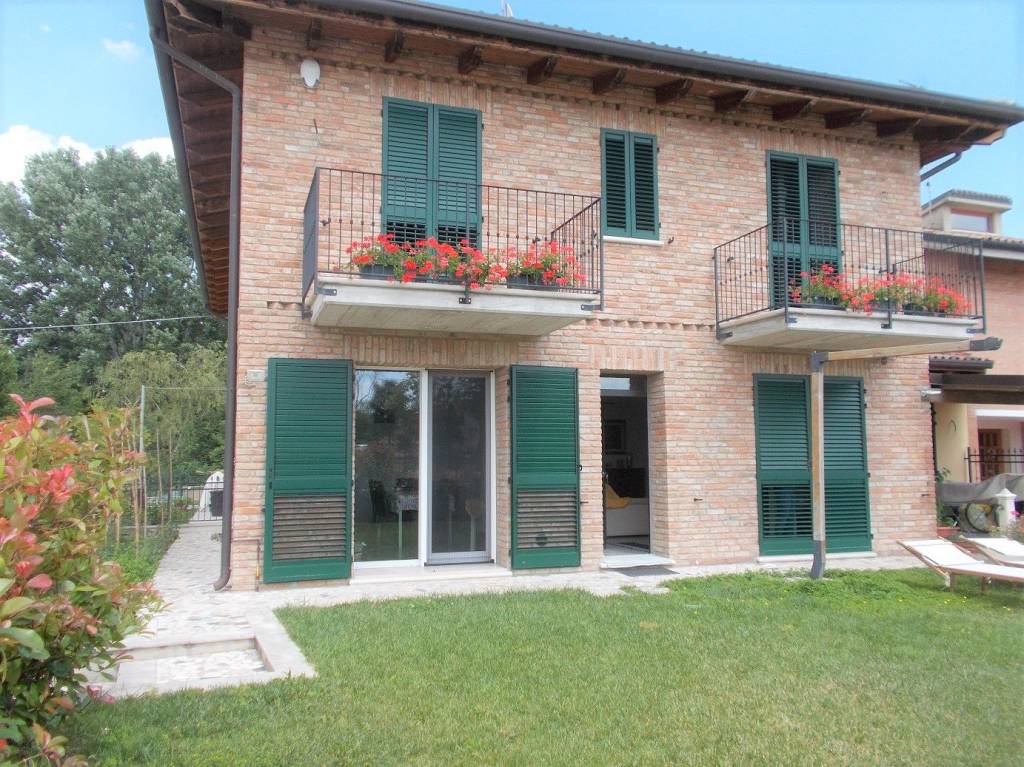 Villa Bifamiliare in vendita a Ferrara via Prinella