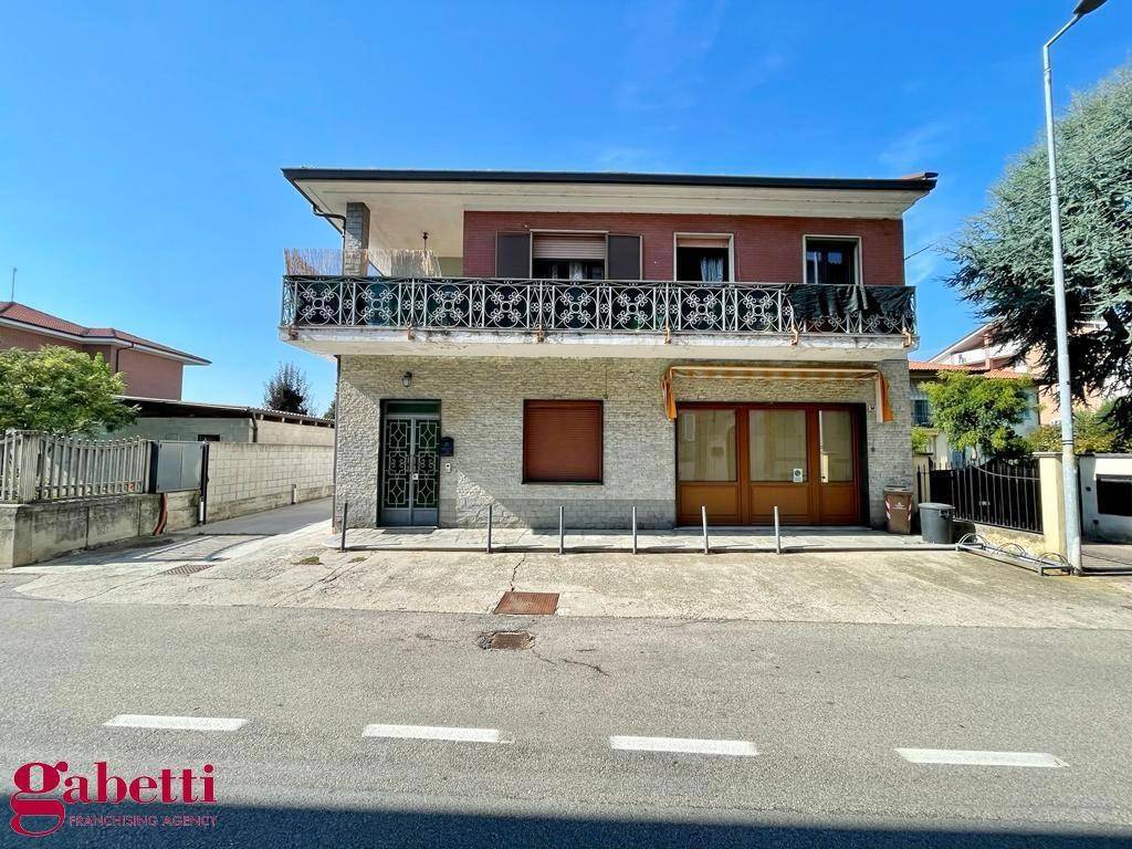 Casa Indipendente in vendita a Cherasco via Conti Petitti