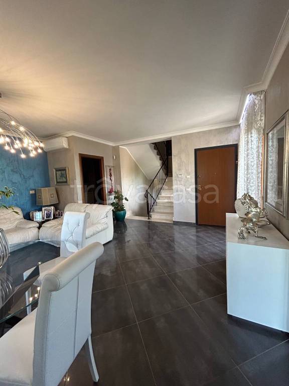 Villa Bifamiliare in vendita a Frascati via Tuscolana, 78