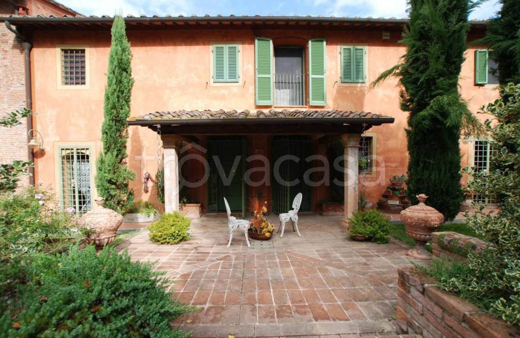 Colonica in vendita a Pontedera