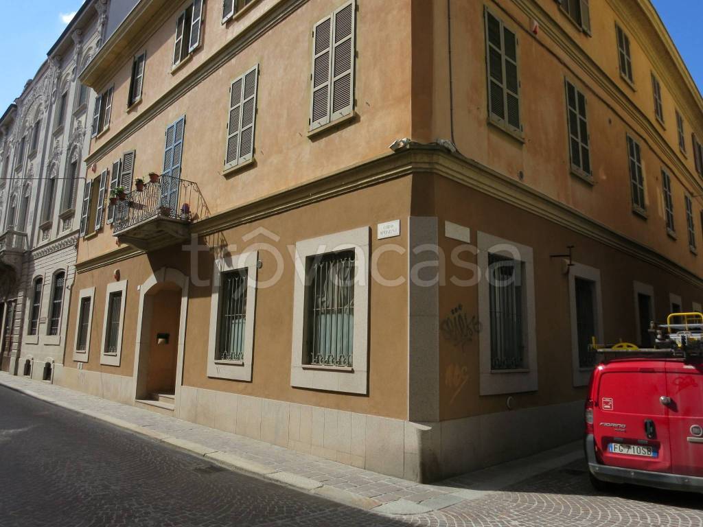 Appartamento in vendita a Pavia corso Giuseppe Mazzini, 16