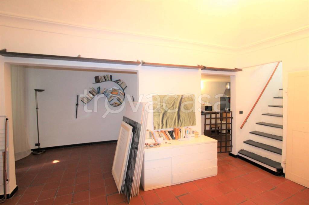 Appartamento in vendita a Genova via Macelli di Soziglia