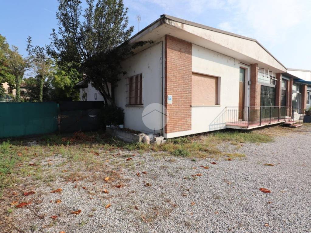 Casa Indipendente in vendita a San Giorgio Bigarello via Stradella