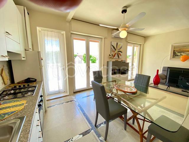 Appartamento in vendita a Forte dei Marmi via Francesco Carrara, 1