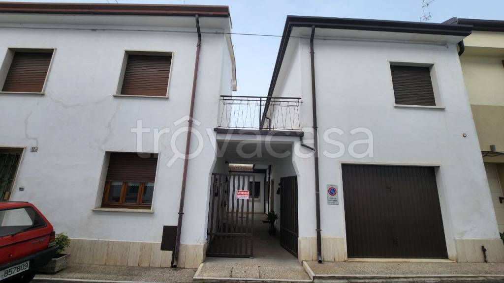 Villa Bifamiliare in vendita a San Giovanni Lupatoto vicolo Ospedale 12