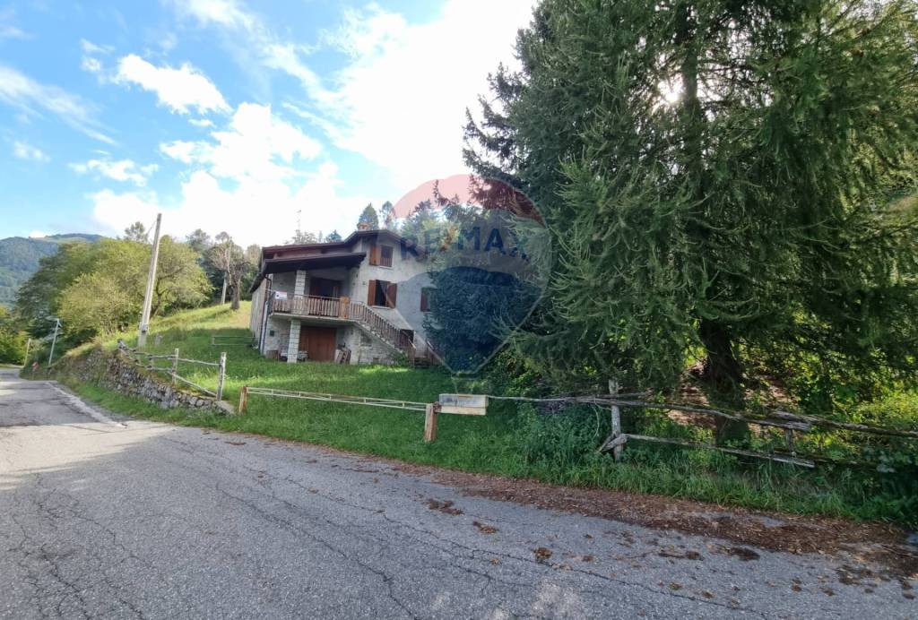 Casa Indipendente in vendita ad Artogne