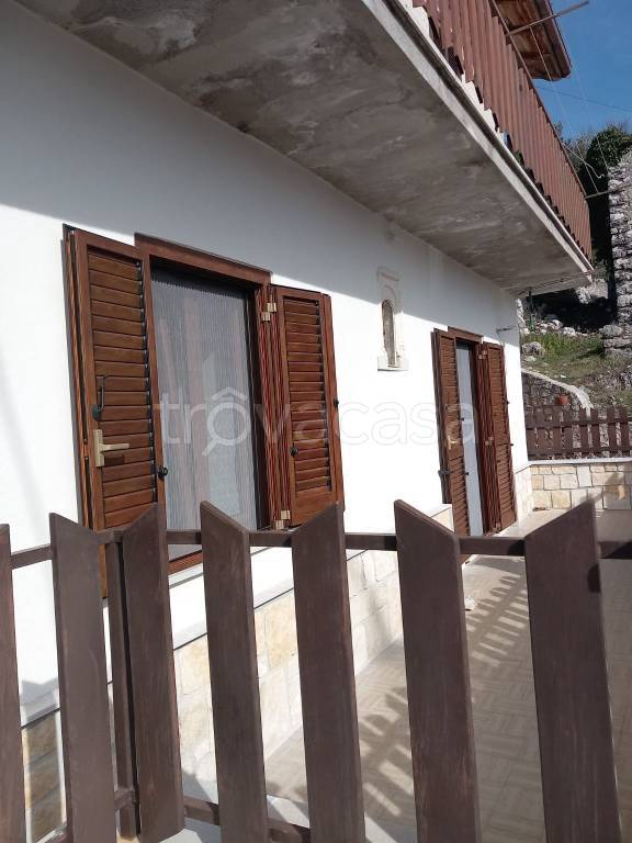 Appartamento in vendita a Pereto via della Montagna, 7