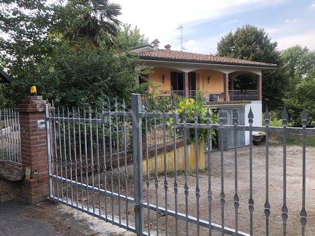 Villa Bifamiliare in in vendita da privato a Castell'Arquato strada Bacedasco, 8