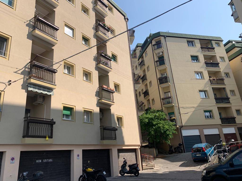 Appartamento in vendita a Trieste scala Santa, 41/2