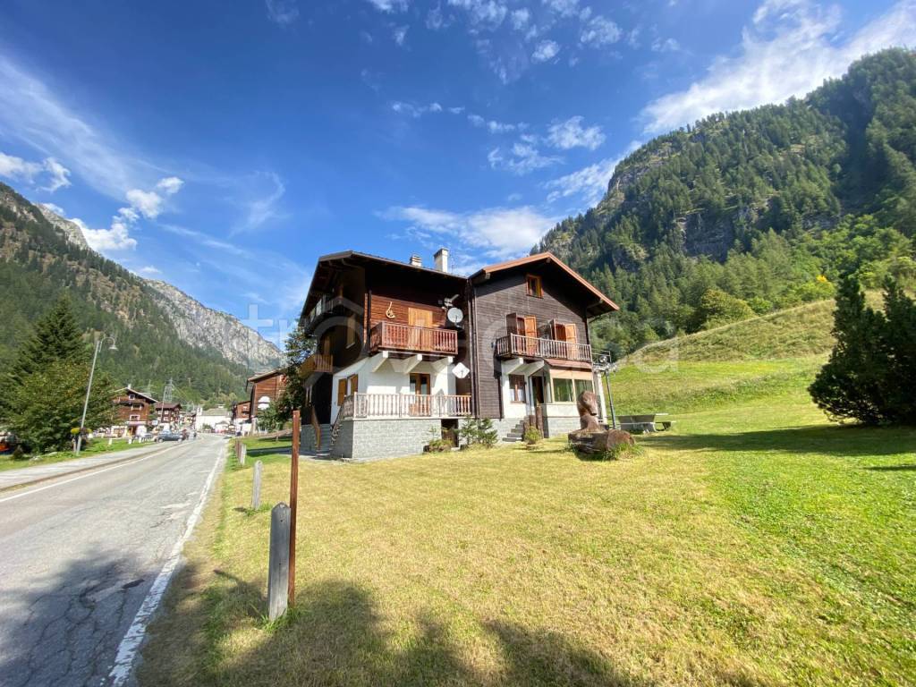 Appartamento in vendita a Formazza frazione ponte via Roma, 2