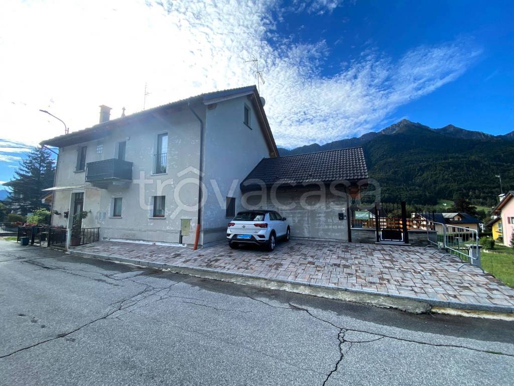 Villa in vendita a Druogno via Sasseglio, 5