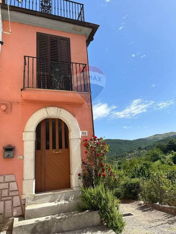 Casa Indipendente in vendita a Roccasicura via Degli Abruzzi, 12