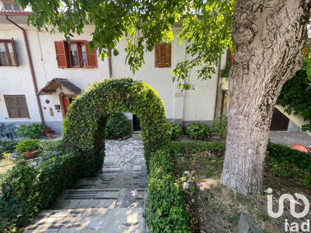 Intero Stabile in vendita a Campo di Giove via sulmona