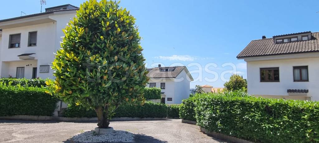 Villa a Schiera in vendita a Forano via della Croce