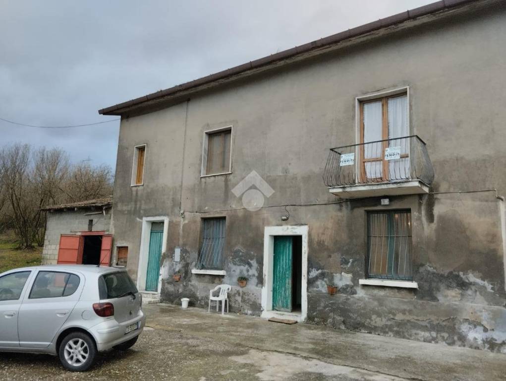 Casa Indipendente in vendita ad Avellino contrada Pignatella, 19