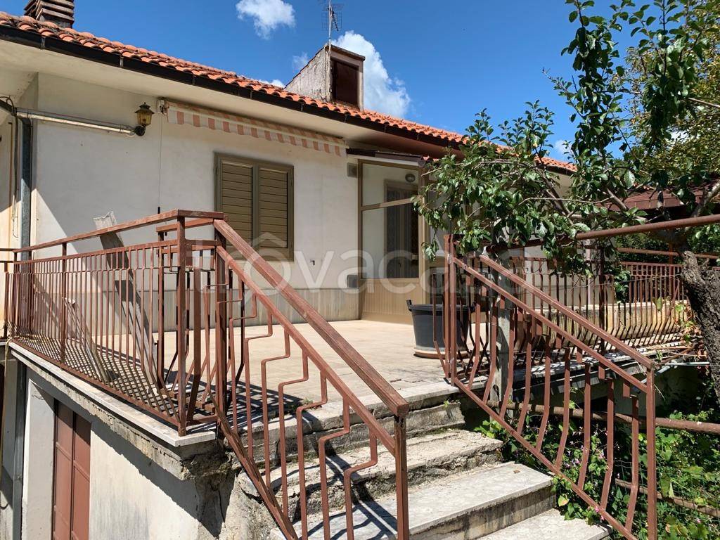 Villa in vendita a Isernia contrada Castelluccio